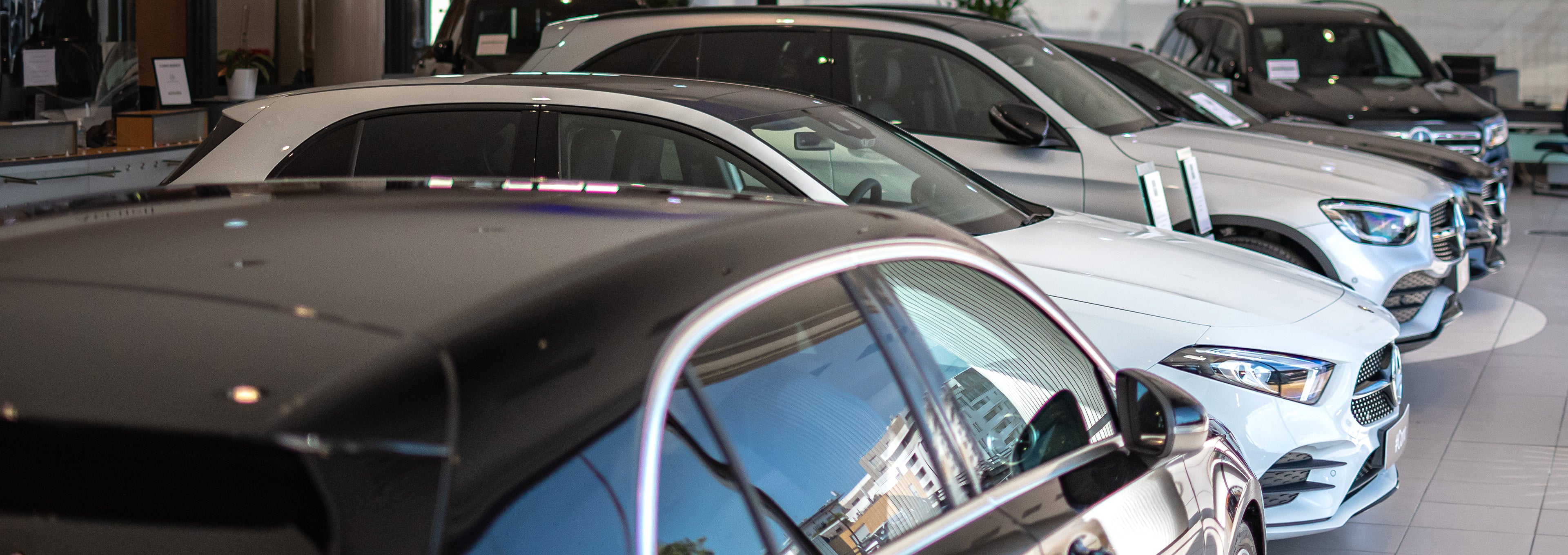 Como Mercedes Bondy: Concessionnaire Mercedes-Benz