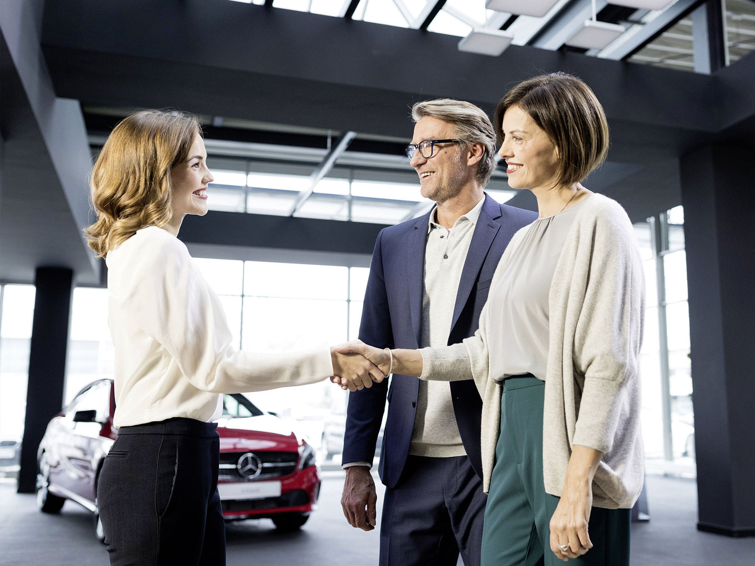 Como Mercedes Bondy: Concessionnaire Mercedes-Benz